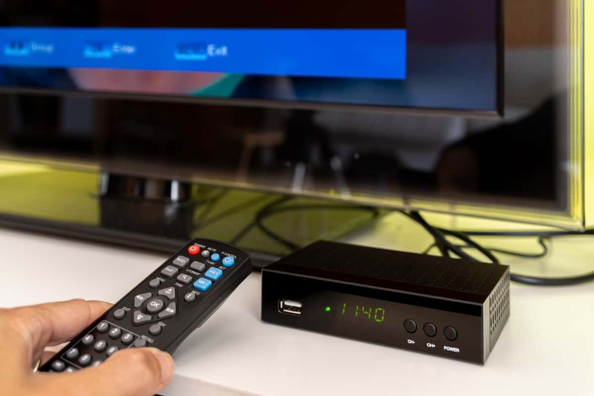 5 Tips Hemat Listrik Saat Nonton TV dengan STB 2026